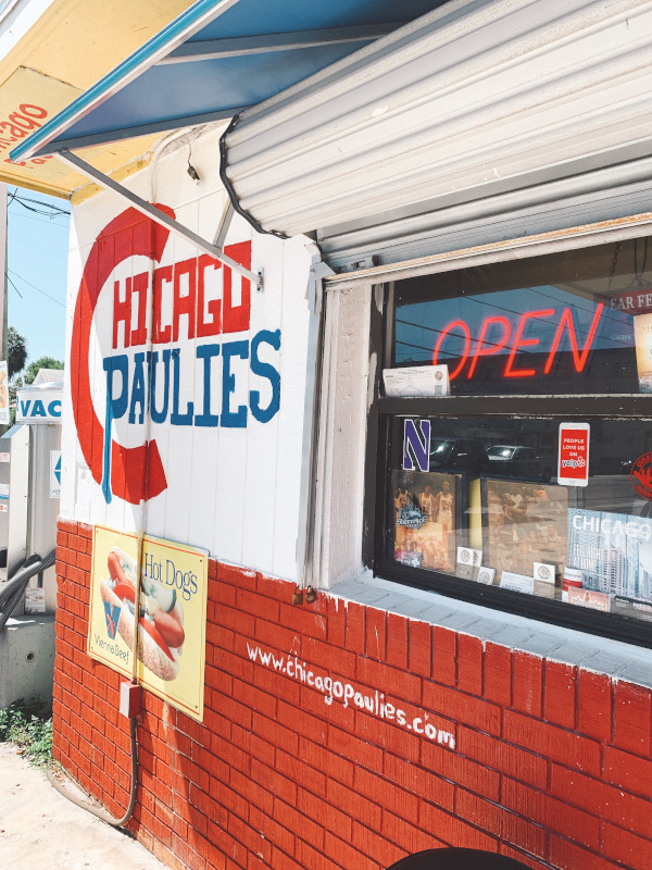 Chicago Paulie’s serves the best hot dog in Tampa – Carlos Eats